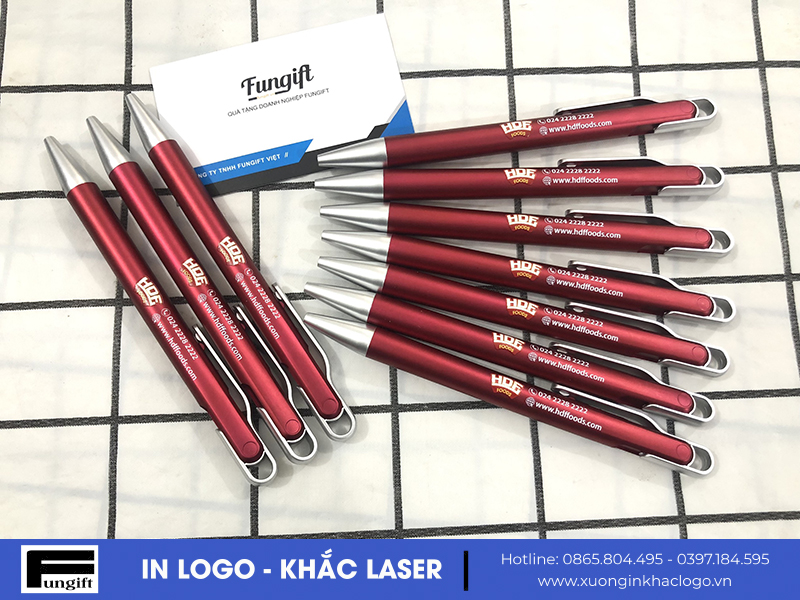 Bút Kim Loại In Logo HDF Foods - Bút Ký Quà Tặng Theo Yêu Cầu