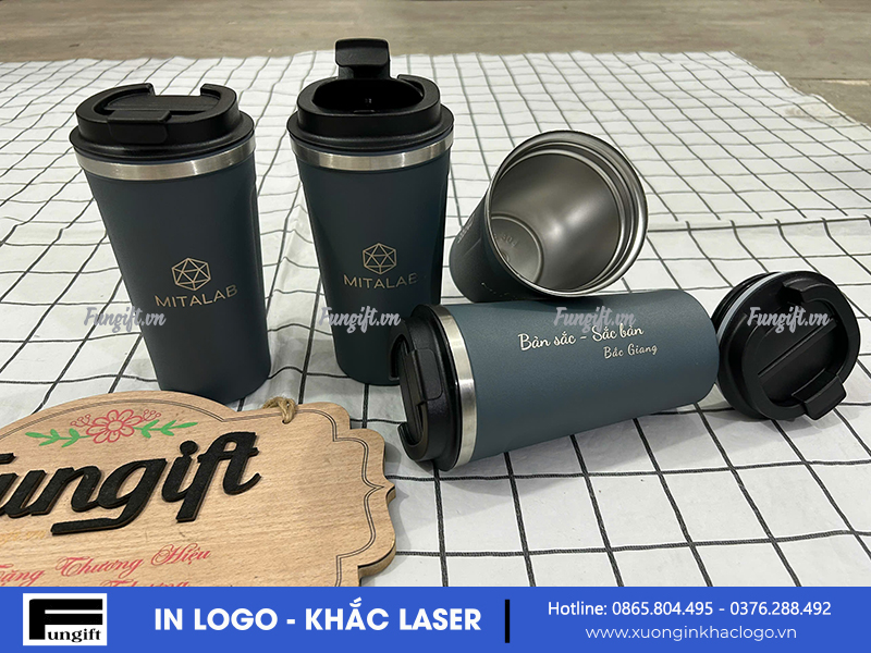 Đặt khắc cốc coffee số lượng ít logo MITALAB