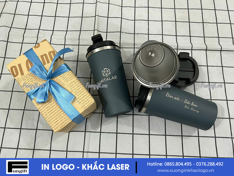 Đặt khắc cốc coffee số lượng ít logo MITALAB